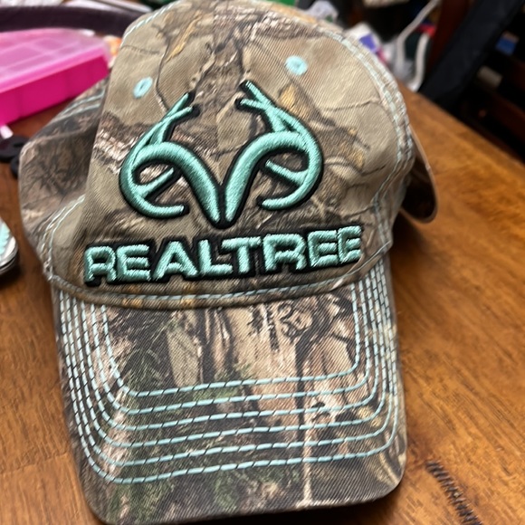 Realtree | Accessories | Realtree Camo Trucker Hat Adjustable Strap ...